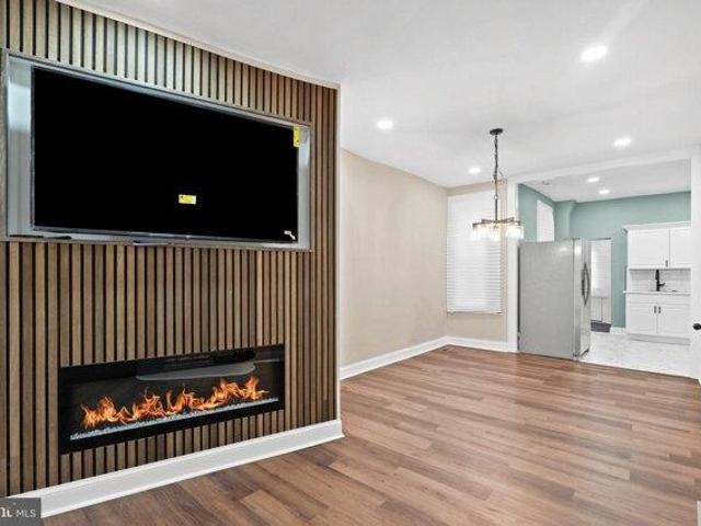 house with 4 bedroom, Philadelphia PA ES104899522