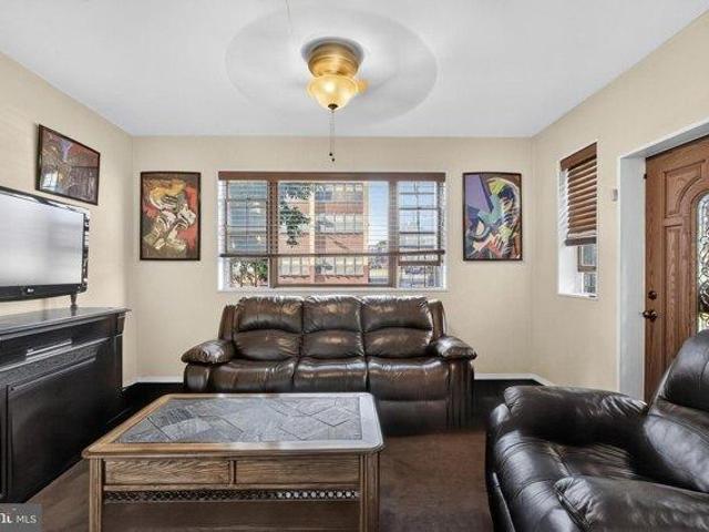 house with 4 bedroom, Philadelphia PA ES104906985