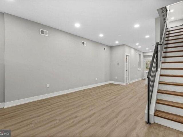 house with 4 bedroom, Philadelphia PA ES104908822