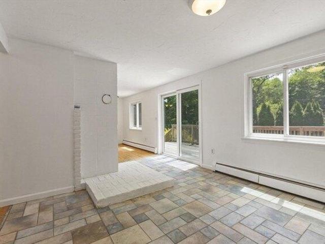 house with 4 bedroom, Phillipston MA ES105127477