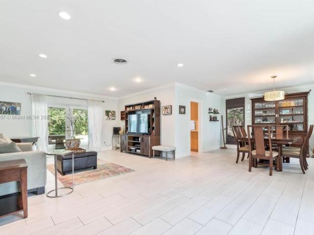 house with 4 bedroom, Pinecrest Fl FL DS102659053