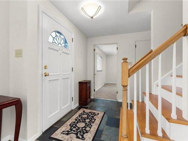 house with 4 bedroom, Pittsburgh PA ES104905932