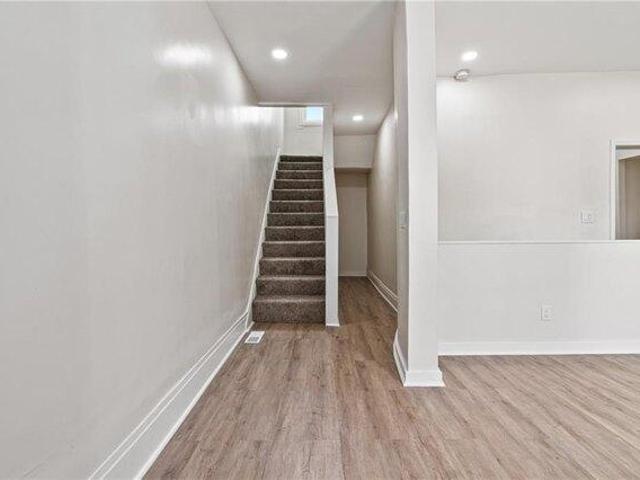house with 4 bedroom, Pittsburgh PA ES104901935
