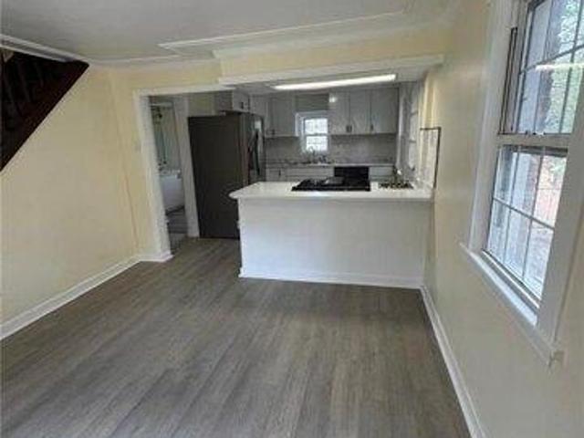 house with 4 bedroom, Pittsburgh PA ES104901985