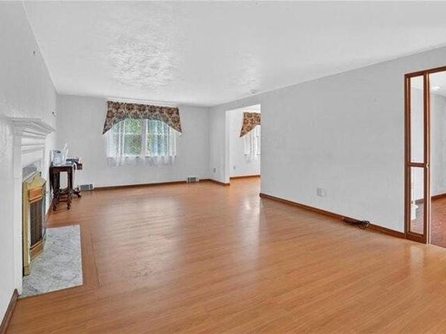 house with 4 bedroom, Pittsburgh PA ES103627169