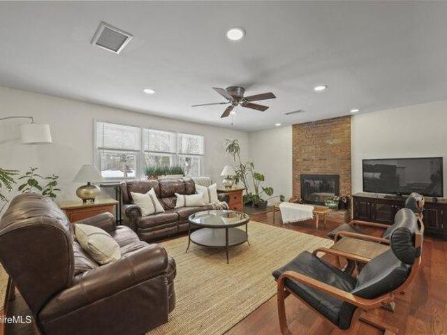 house with 4 bedroom, Pittsfield MA DLS101748129