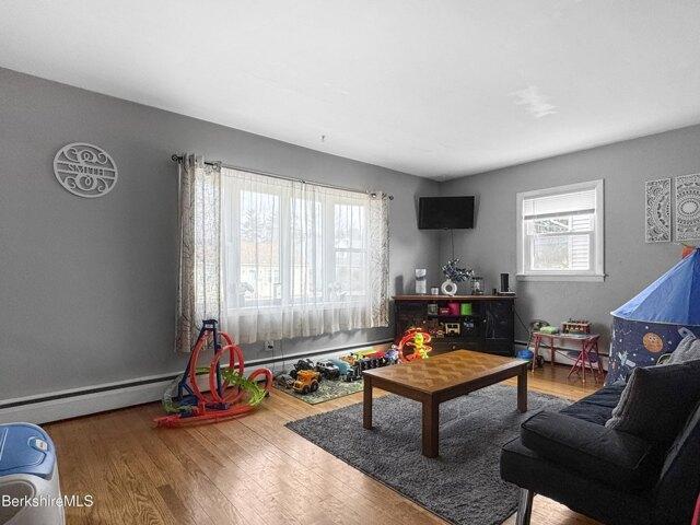 house with 4 bedroom, Pittsfield MA DLS102343053