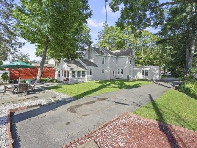 house with 4 bedroom, Pittsfield MA DS104187742