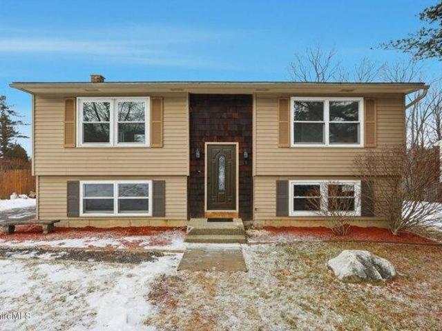 house with 4 bedroom, Pittsfield MA DS102826425