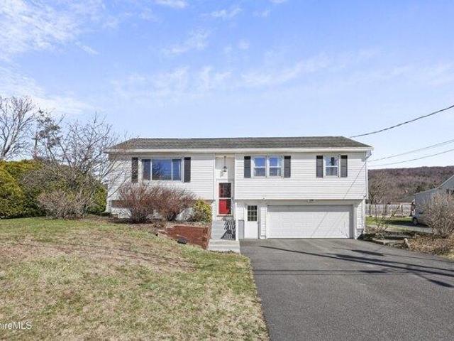 house with 4 bedroom, Pittsfield MA DS102859557