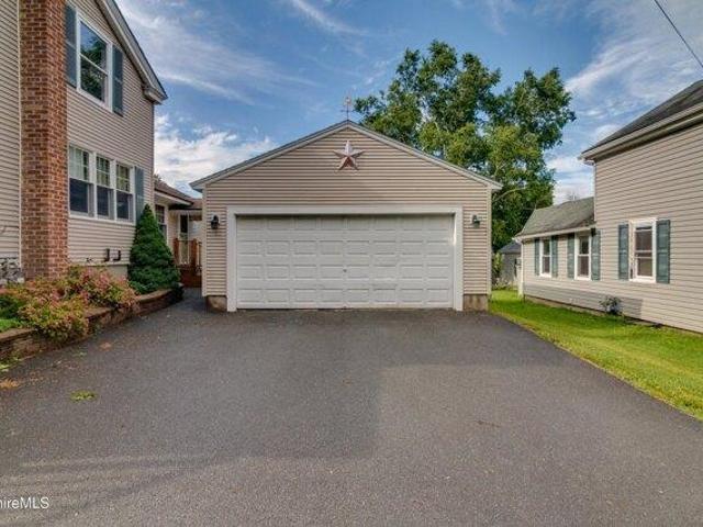 house with 4 bedroom, Pittsfield MA DS103709907
