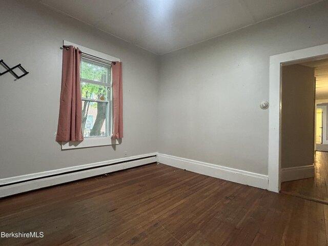house with 4 bedroom, Pittsfield MA ES104150511