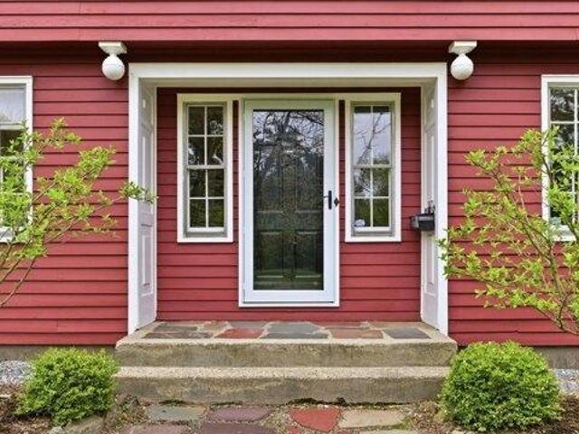 house with 4 bedroom, Pittsfield MA ES104237395