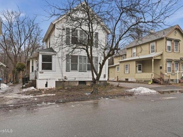 house with 4 bedroom, Pittsfield MA ES104994837