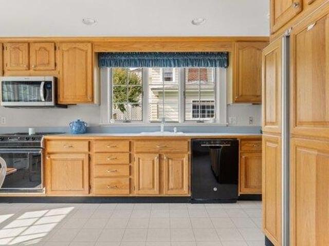 house with 4 bedroom, Pittsfield MA ES105041738