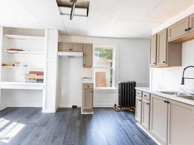house with 4 bedroom, Pittsfield MA ES105061581