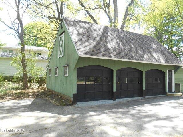 house with 4 bedroom, Pittsfield MA ES103433510