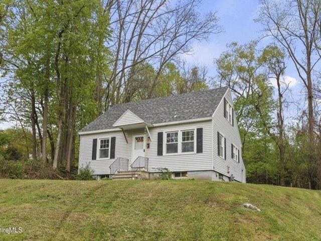 house with 4 bedroom, Pittsfield MA ES103709681