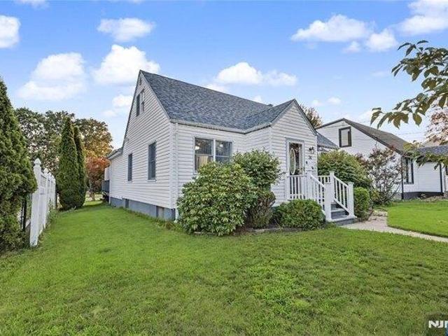 house with 4 bedroom, Pompton Lakes NJ DS104441710