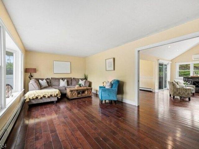 house with 4 bedroom, Pompton Lakes NJ ES104511239