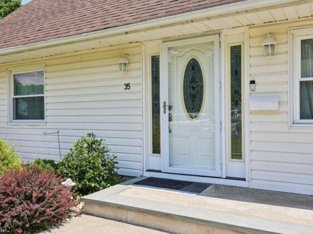 house with 4 bedroom, Pompton Lakes NJ ES104720568