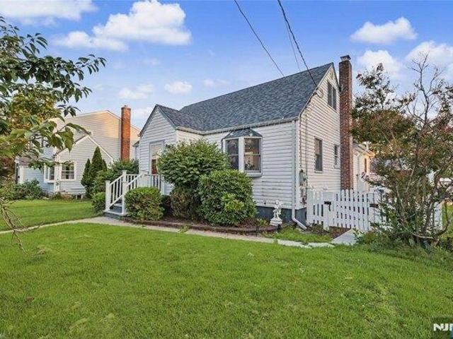 house with 4 bedroom, Pompton Lakes NJ ES104832094