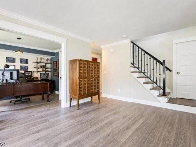house with 4 bedroom, Pompton Lakes NJ ES105142988
