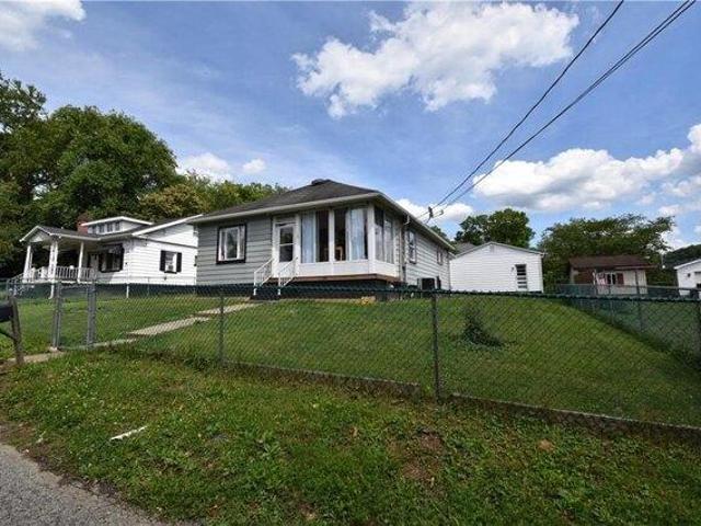 house with 4 bedroom, Point Marion PA ES104906057