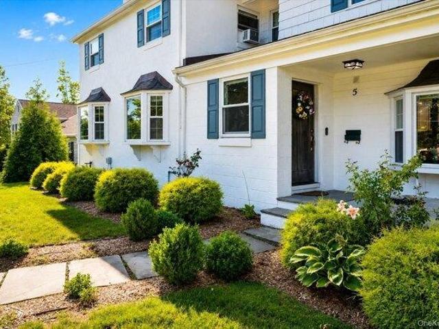 house with 4 bedroom, Port Chester NY ES104921729