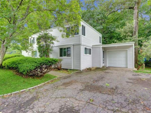 house with 4 bedroom, Port Jefferson NY ES72692214