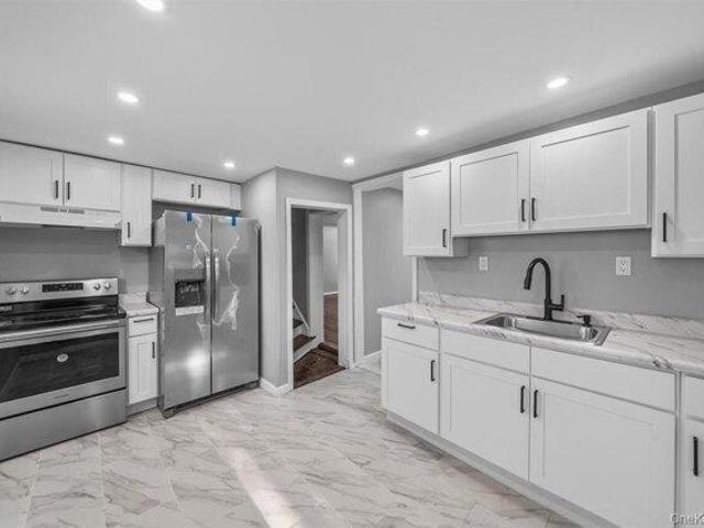 house with 4 bedroom, Port Jervis NY ES103605402