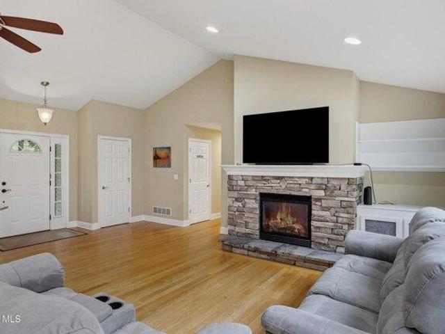 house with 4 bedroom, Porter Corners NY ES104904034