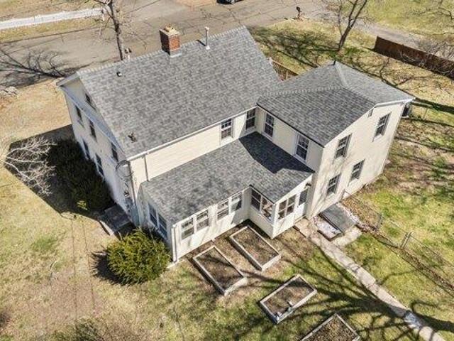 house with 4 bedroom, Portland CT DLS89657072