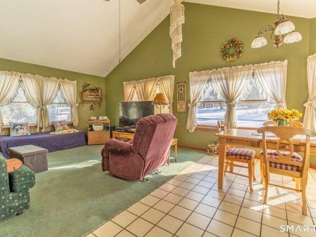house with 4 bedroom, Portland CT DLS101798798