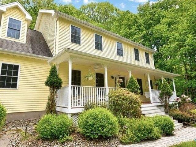 house with 4 bedroom, Portland CT DLS103099493