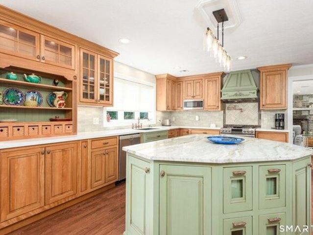 house with 4 bedroom, Portland CT ES103189321