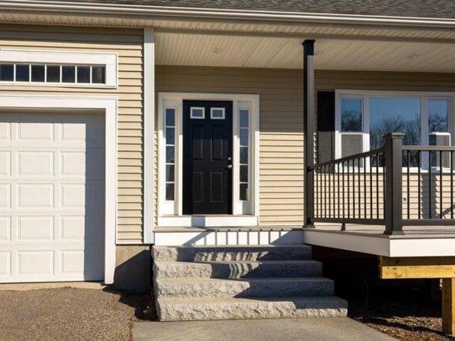 house with 4 bedroom, Portsmouth NH DLS102316515