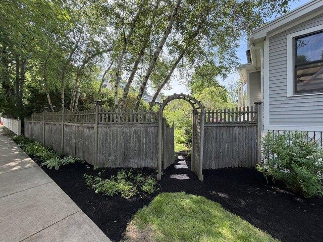 house with 4 bedroom, Portsmouth NH DS104075158