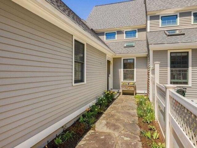 house with 4 bedroom, Portsmouth NH DS102633497