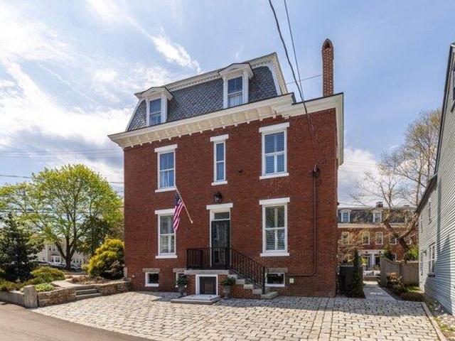 house with 4 bedroom, Portsmouth NH DS102709253