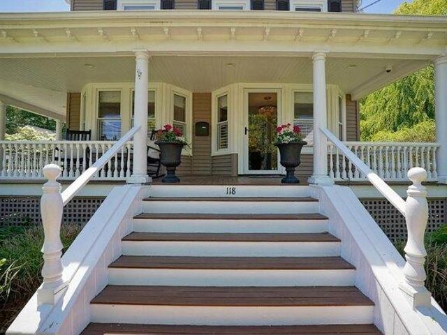 house with 4 bedroom, Portsmouth NH ES105143779