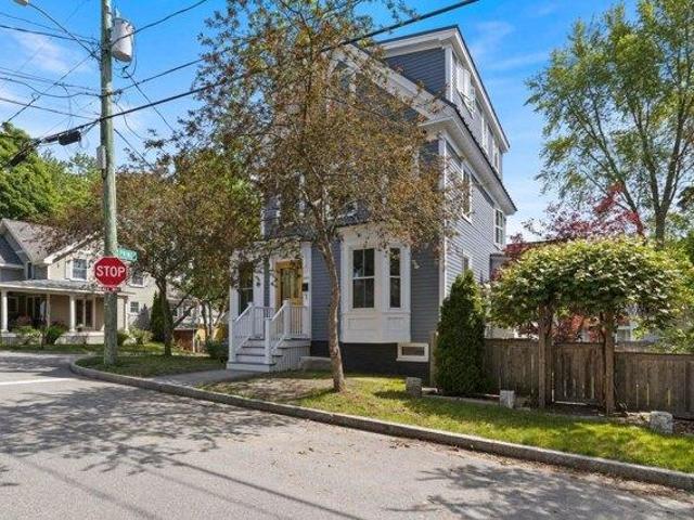 house with 4 bedroom, Portsmouth NH ES105233311