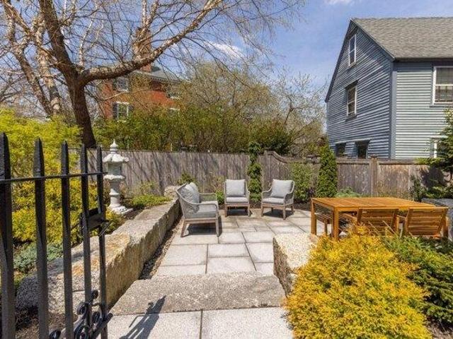 house with 4 bedroom, Portsmouth NH ES103248520