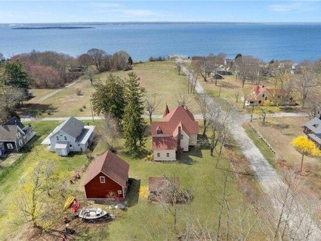 house with 4 bedroom, Portsmouth RI ES105115768