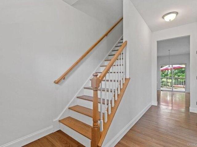 house with 4 bedroom, Poughkeepsie NY ES104908913