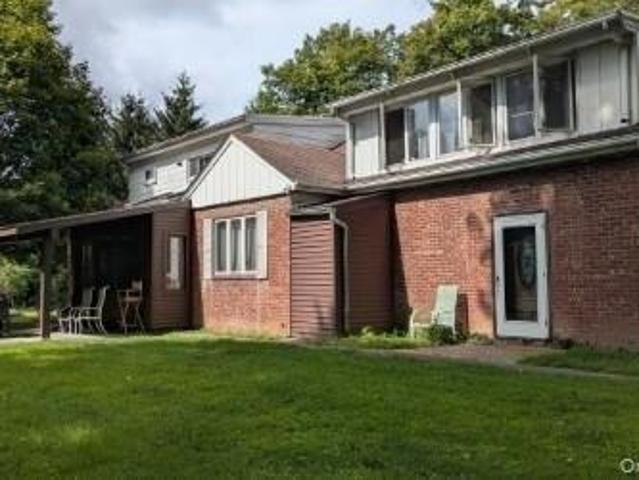 house with 4 bedroom, Poughkeepsie NY ES104909311