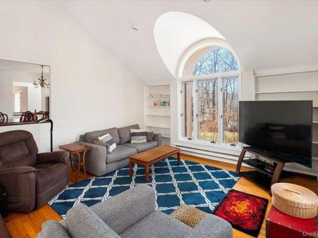 house with 4 bedroom, Pound Ridge NY DLS102279885