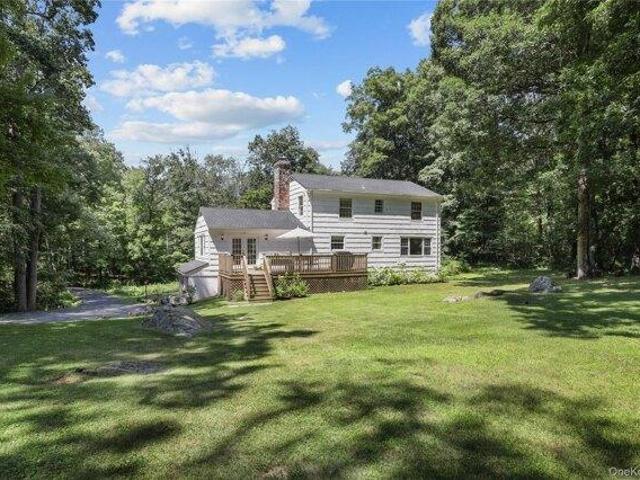 house with 4 bedroom, Pound Ridge NY ES105192074