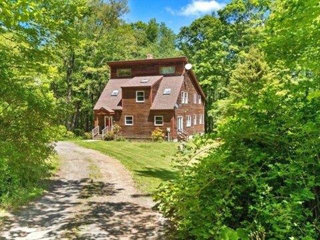 house with 4 bedroom, Plainfield MA ES103967447