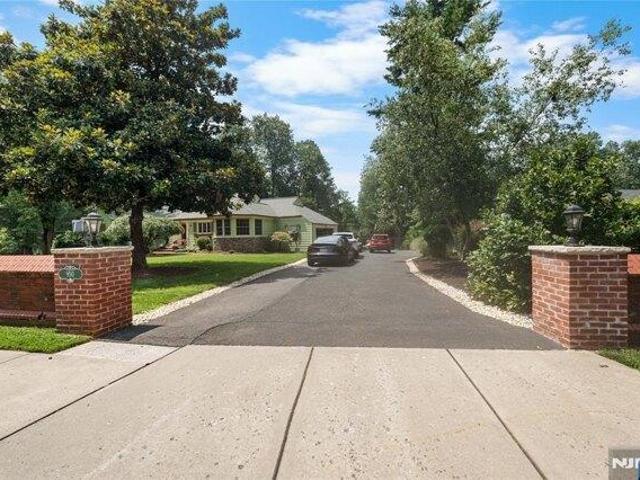 house with 4 bedroom, Plainfield NJ ES104835180